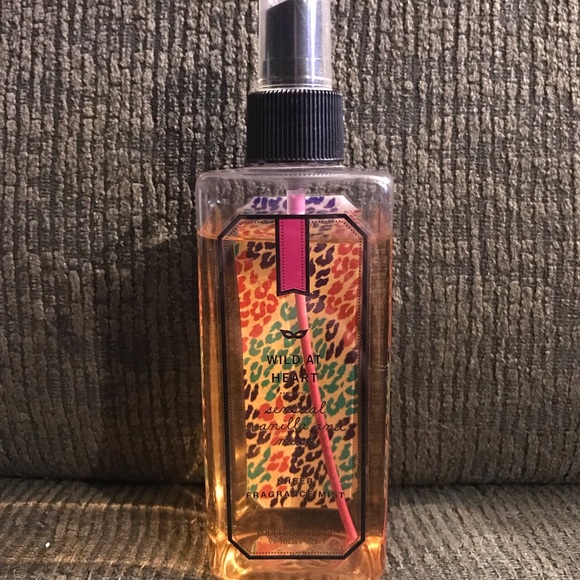 Victoria's Secret | Makeup | Very Htf Victorias Secret Signature Wild ...